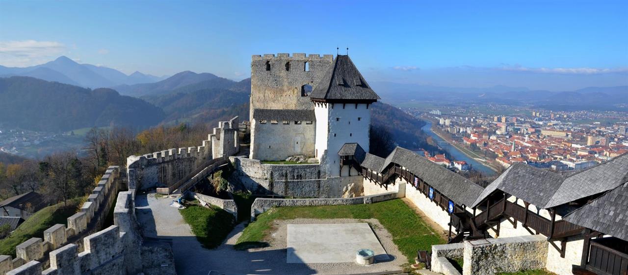 Domov - Potovanja Pisanec